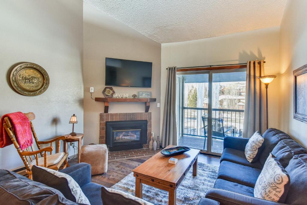 Central Steamboat Condo Outdoor Hot Tub and Pool!, Steamboat Springs ...