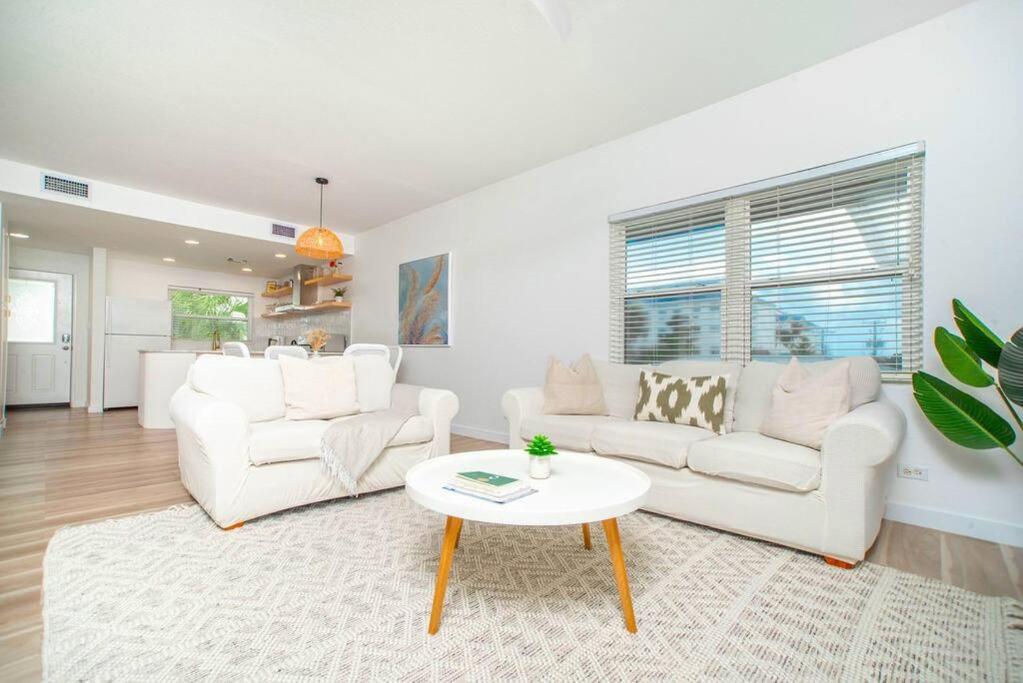 Tamarind Bay Unit # 22, Seven Mile Beach (updated prices 2026)