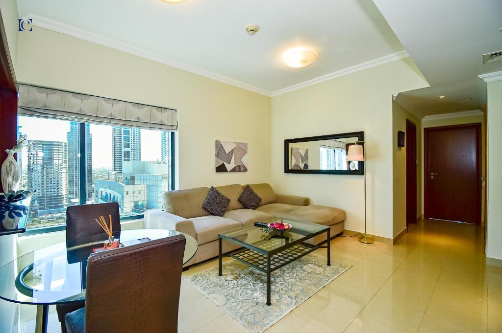 Luxury Escapes - Budget 1BR Apt in Marina - Near Tram & Metro -Time ...
