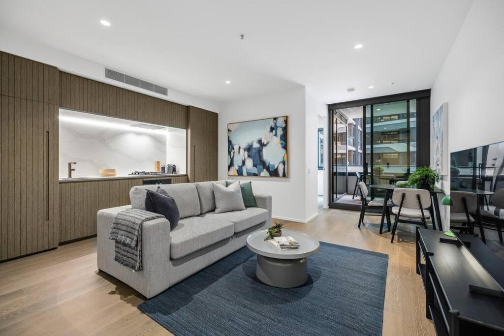 Urban Riverside Retreat, Melbourne (updated prices 2025)