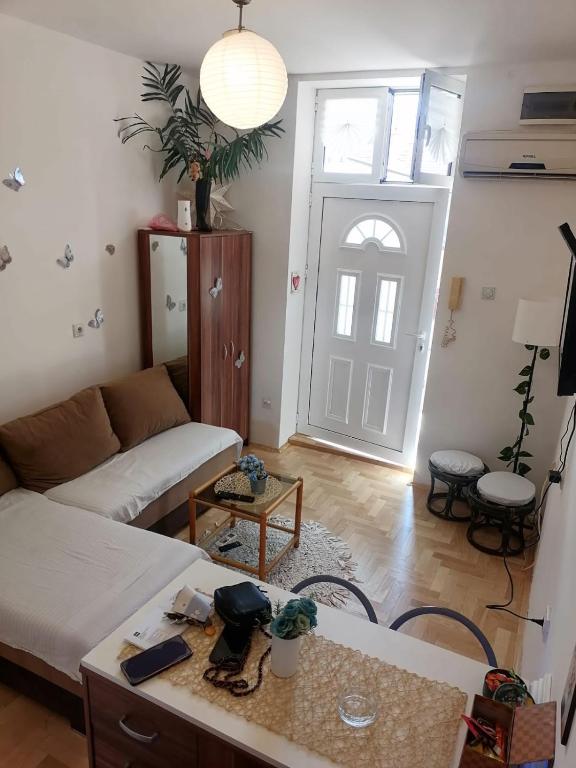 Small low cost studio, Belgrade (updated prices 2025)