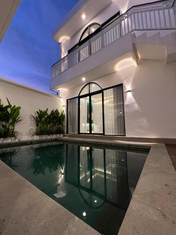 SUNNYRENT.Villa Carik in Kerobokan, Kerobokan – Updated 2024 Prices