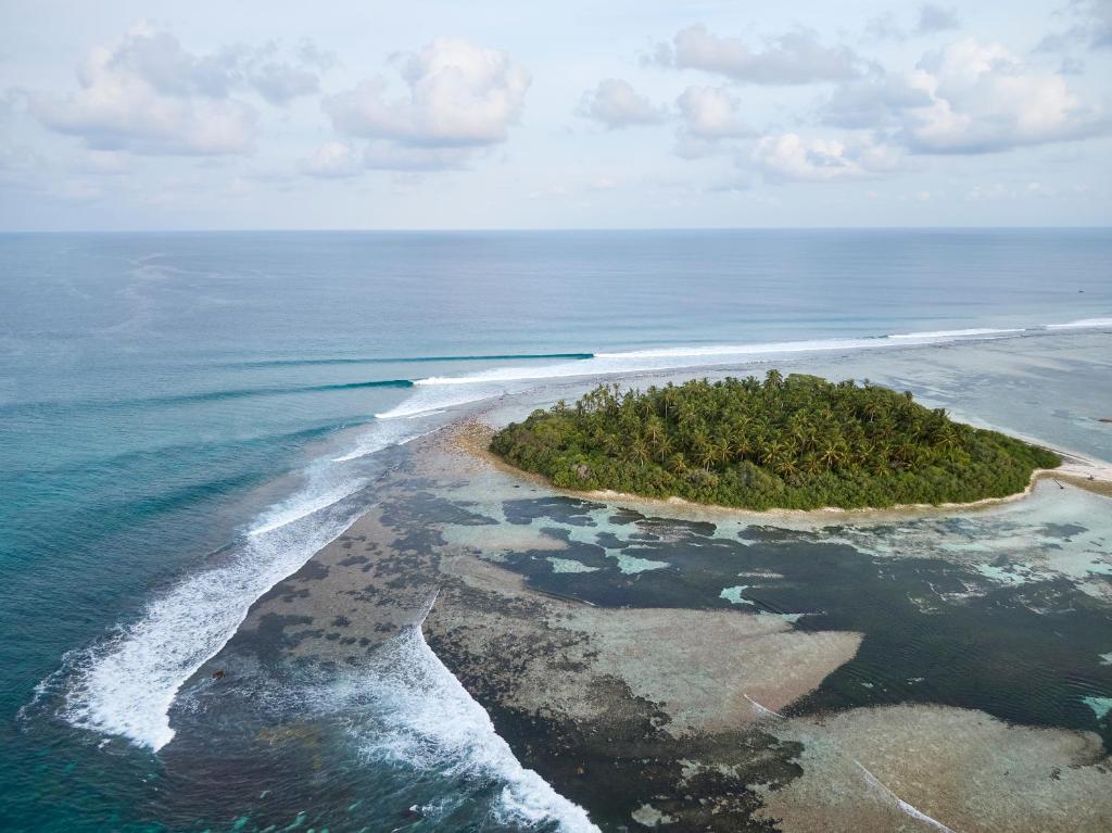 EQ SURF RETREAT, Muli (updated prices 2025)