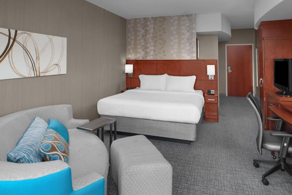Courtyard by Marriott Raleigh North/Triangle Town Center, Raleigh ...