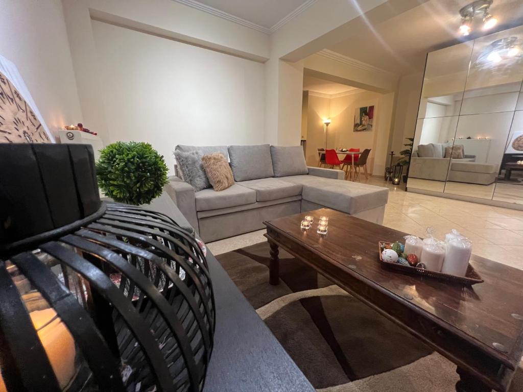 Quirky & classy flat in Salonika, Péfka (updated prices 2025)