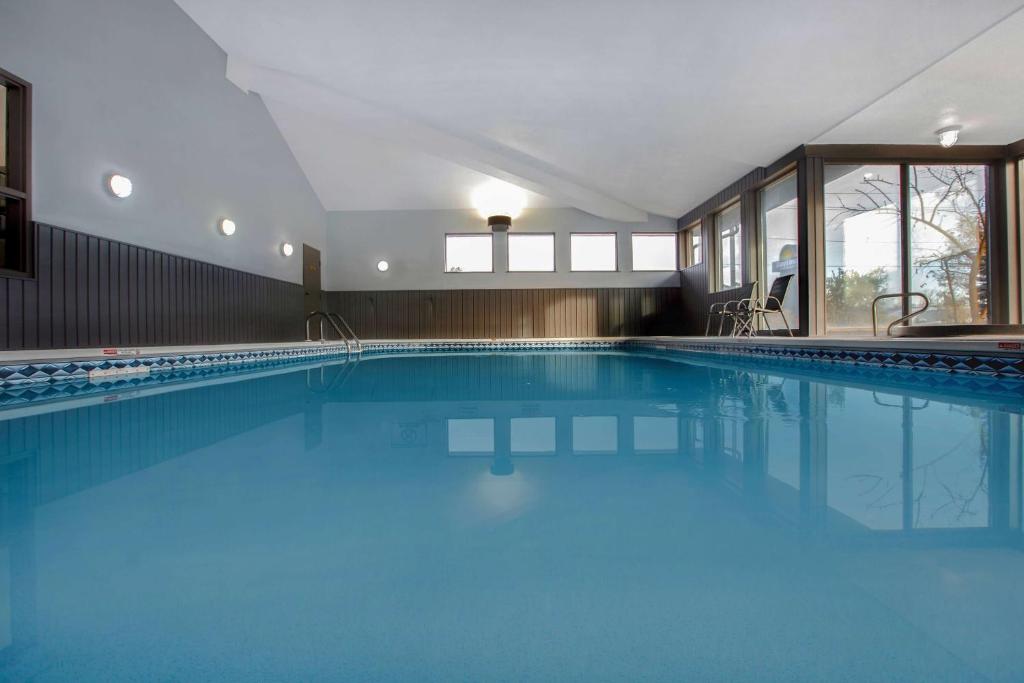 Days Inn by Wyndham Barrie, Barrie (updated prices 2024)