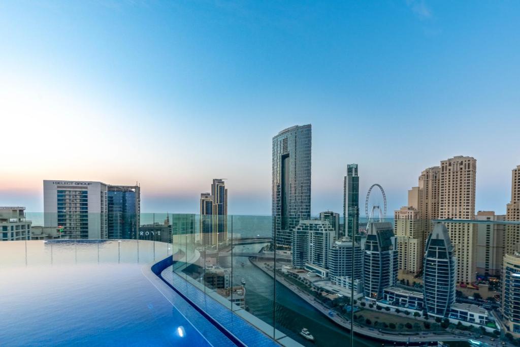 Luxury Studio Apartment in Dubai Marina- Ela, Dubái (precios ...