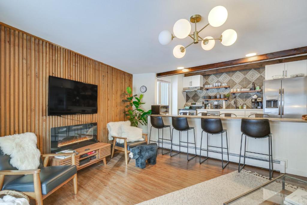 Walk to Peak 8 Base Modern Breck Condo, Breckenridge (updated prices 2026)