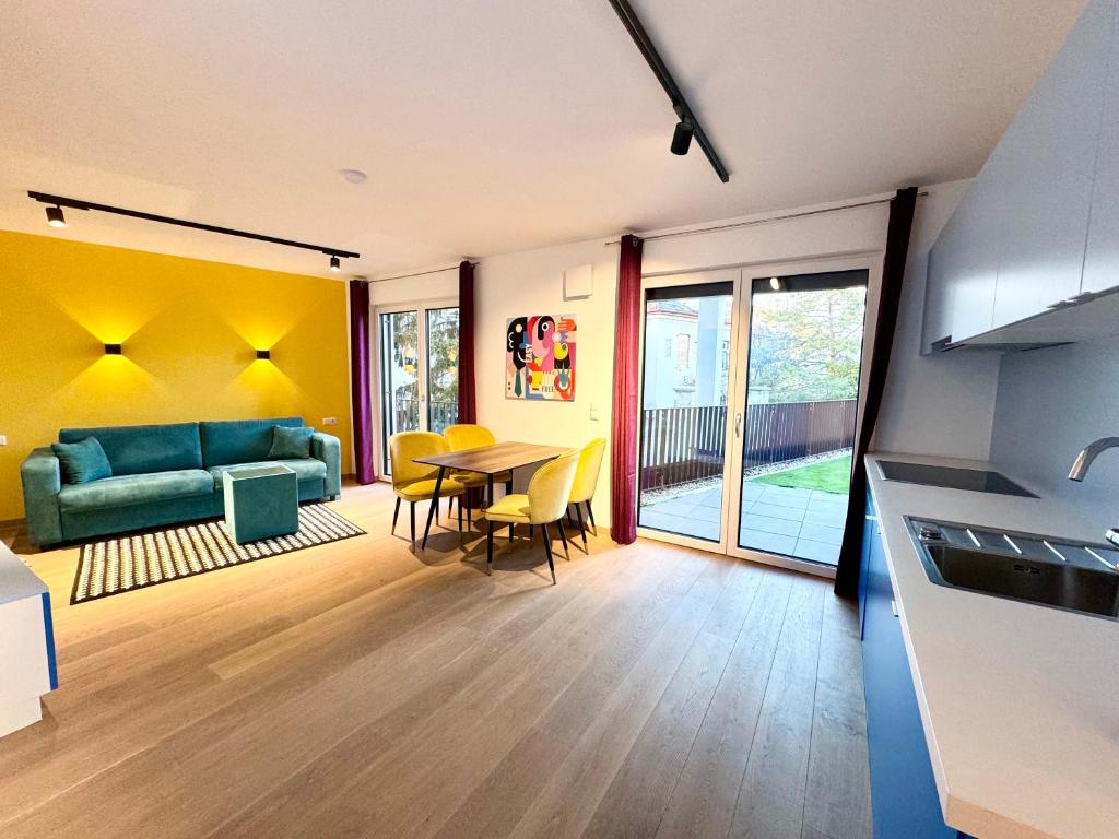 Sunshine Apartment mit Terrasse, Vienna (updated prices 2024)