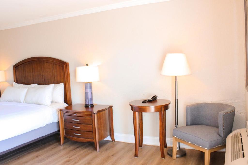 Cape Cod Irish Village - The Emerald Resort, Barnstable (updated prices ...