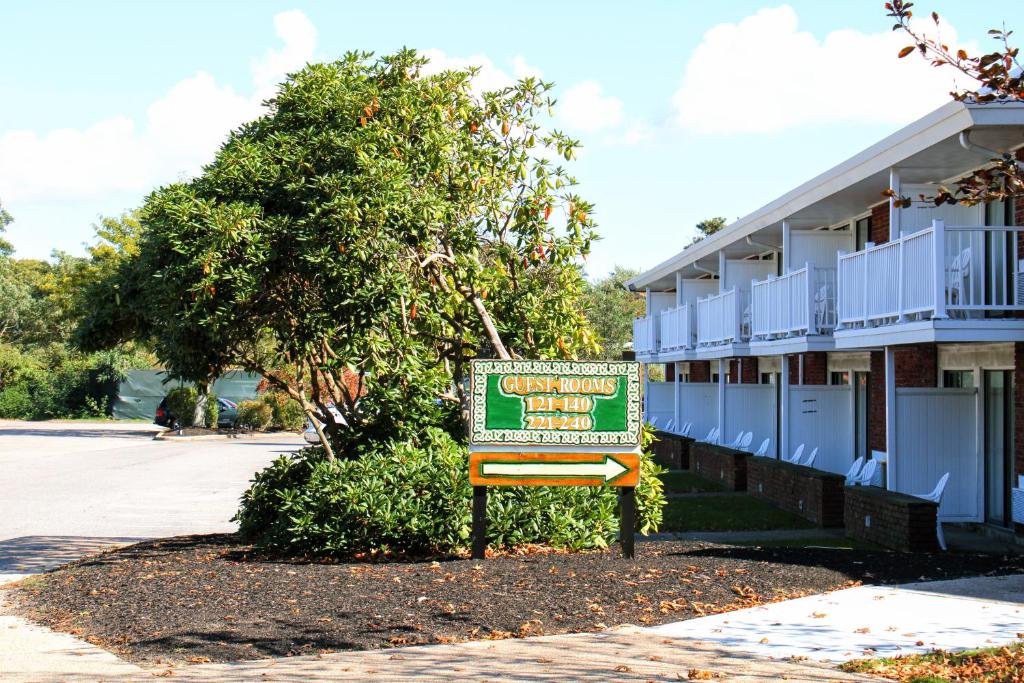 Cape Cod Irish Village - The Emerald Resort, Barnstable (updated prices ...