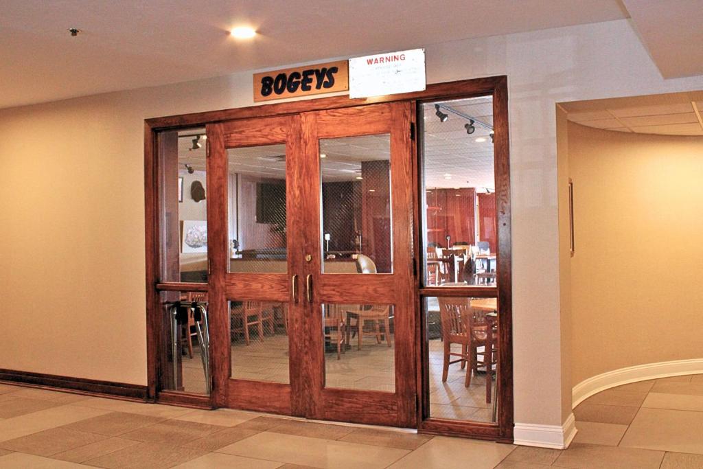 Cape Cod Irish Village - The Emerald Resort, Barnstable (updated prices ...