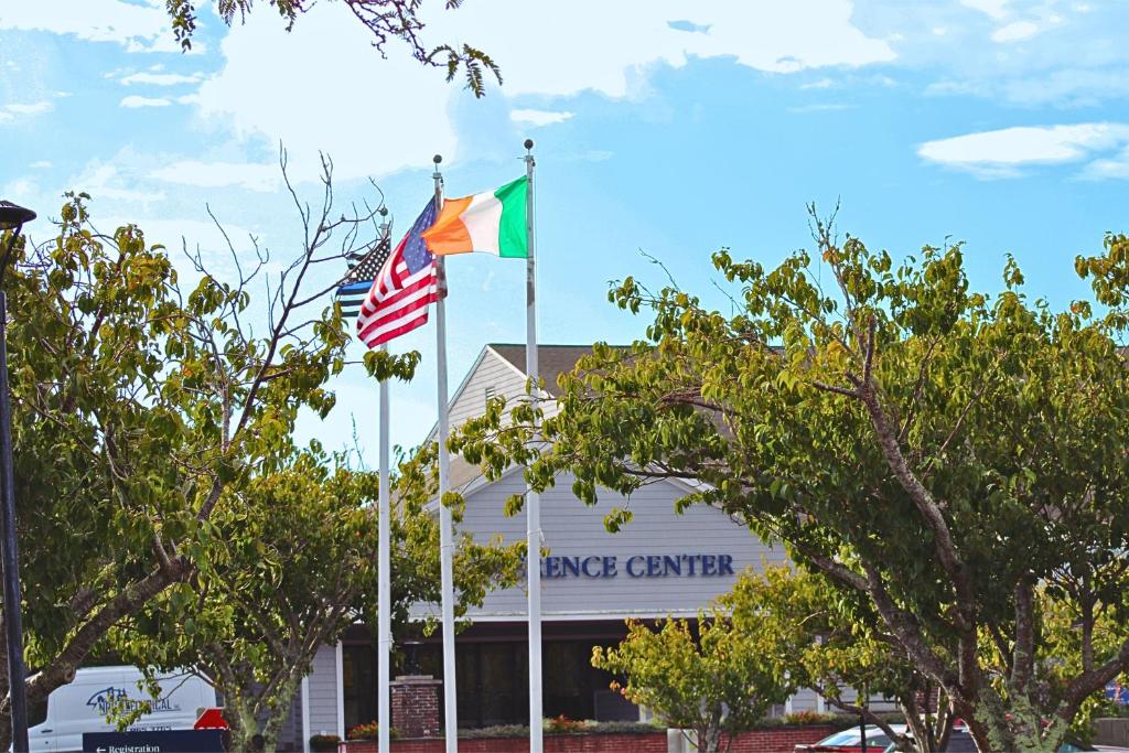 Cape Cod Irish Village - The Emerald Resort, Barnstable (updated prices ...