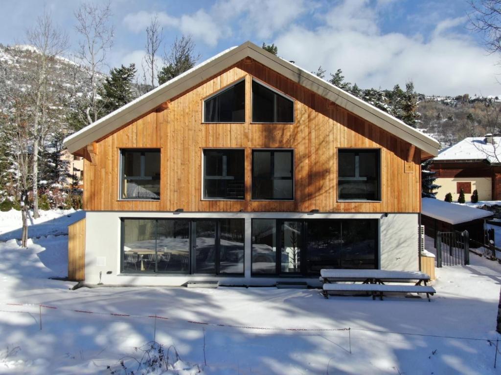 Le Paradis Blanc luxueux Chalet Spa Serre-Chevalier, La Salle Les Alpes ...