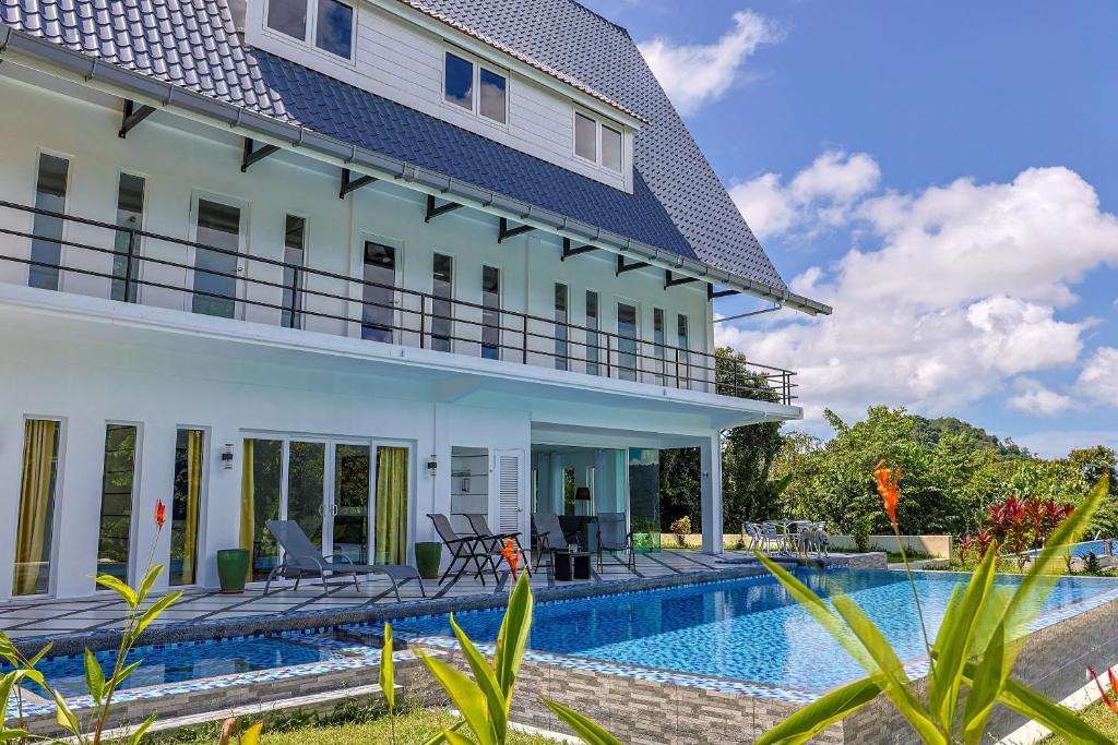 Sunset Hill Villas - Aquamarine Pool Villa, Ulu Melaka (updated prices ...