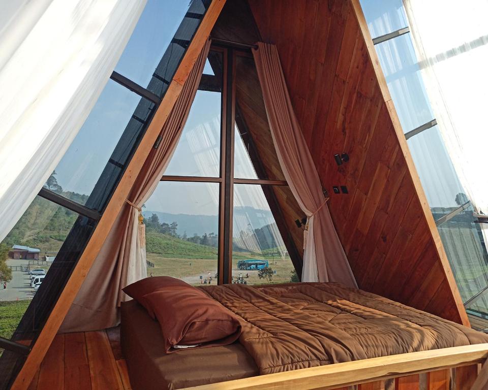 Nimo Tea Resort, Tanara (updated prices 2024)