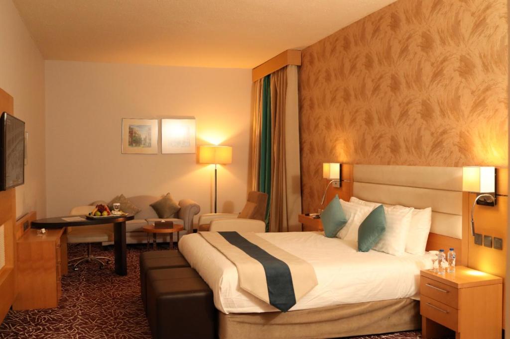 Golden Tulip Hail, Hail (updated prices 2025)