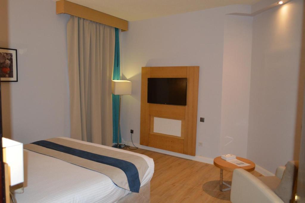 Golden Tulip Hail, Hail (updated prices 2025)