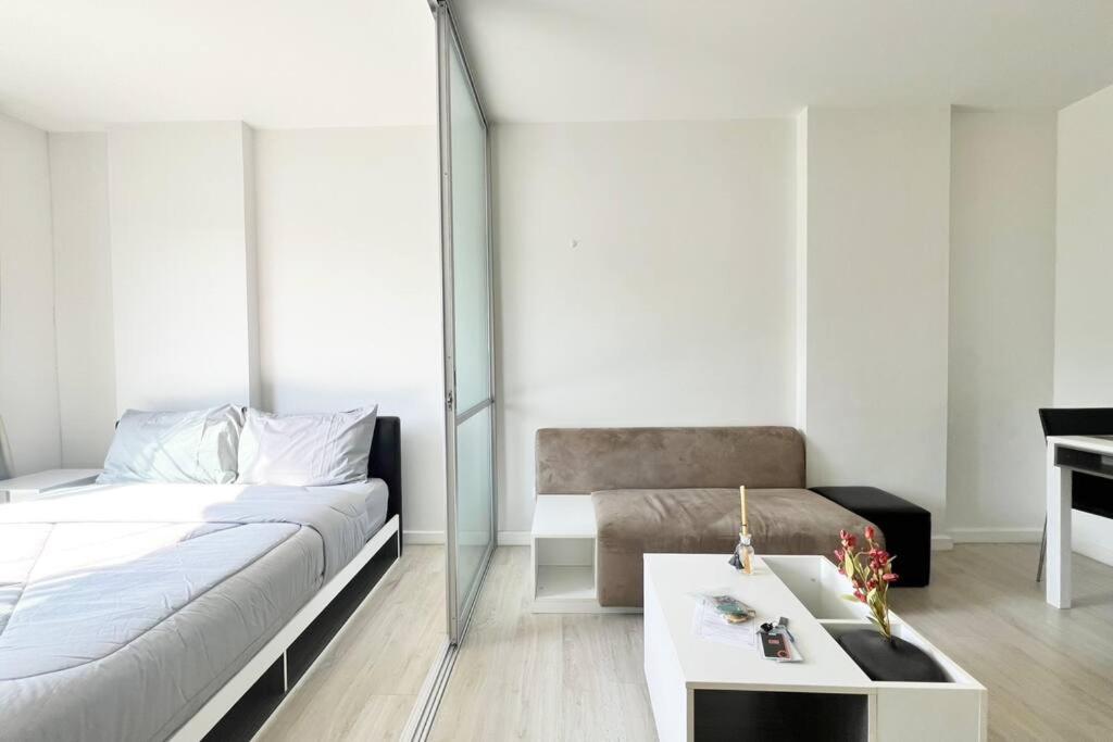 D Condo Sign with Amazing Pool in Chiang Mai, Chiang Mai (preços ...