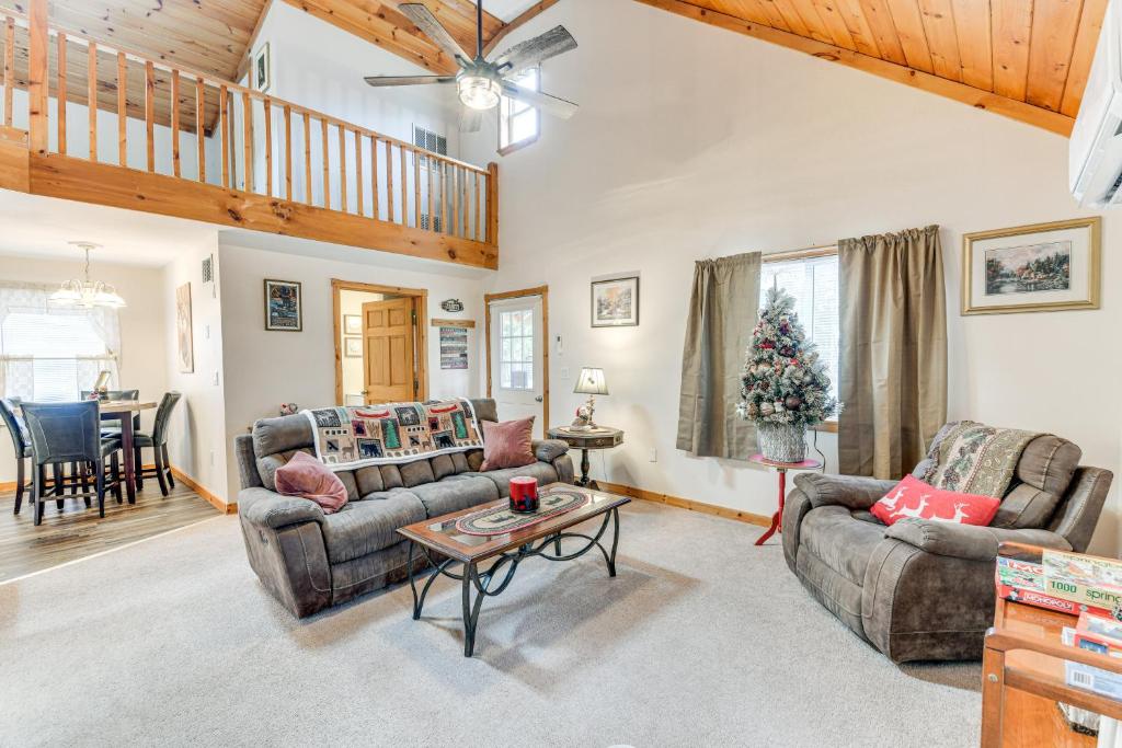 Charming and Cozy Cabin Near Lake Champlain!, Peru (updated prices 2026)