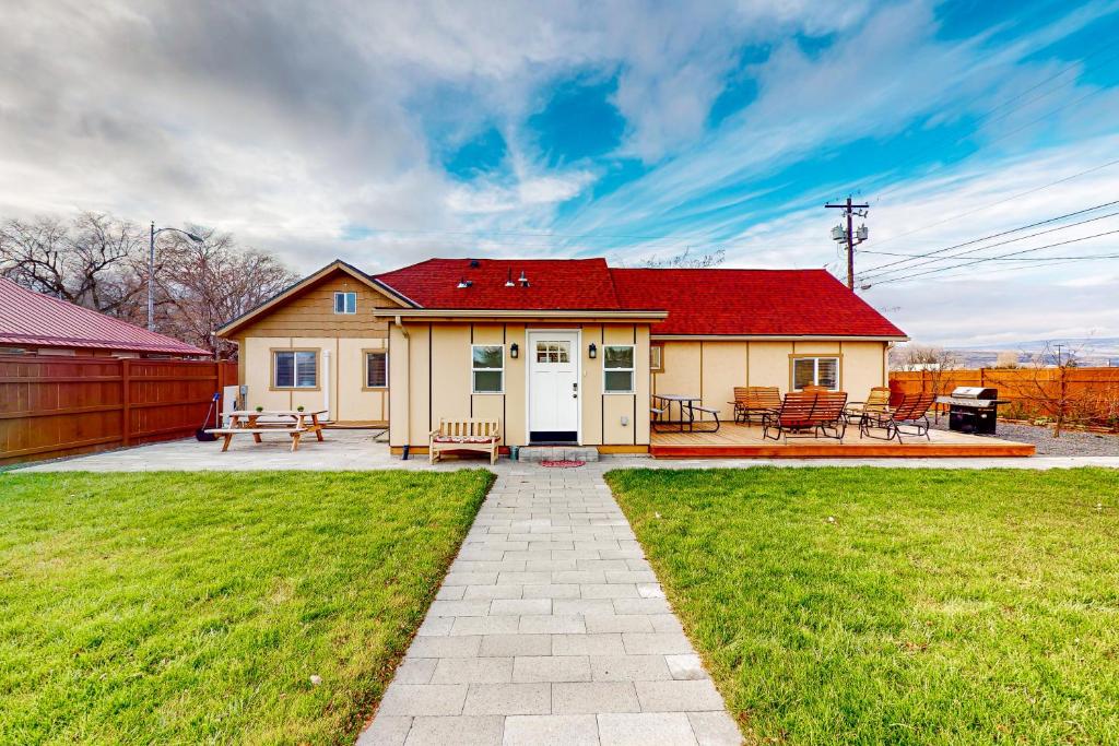 The Daisy Chain- House, Ephrata (updated prices 2025)