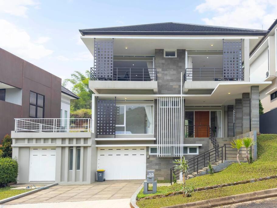Kira House Bandung by Privee, Bengkok (updated prices 2025)