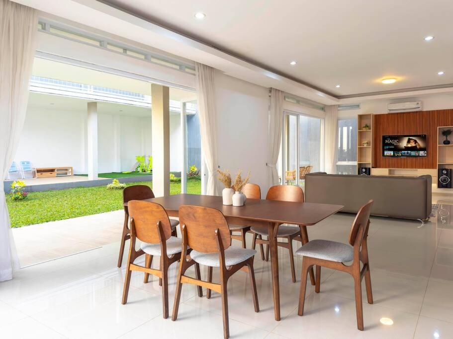 Kira House Bandung by Privee, Bengkok (updated prices 2026)