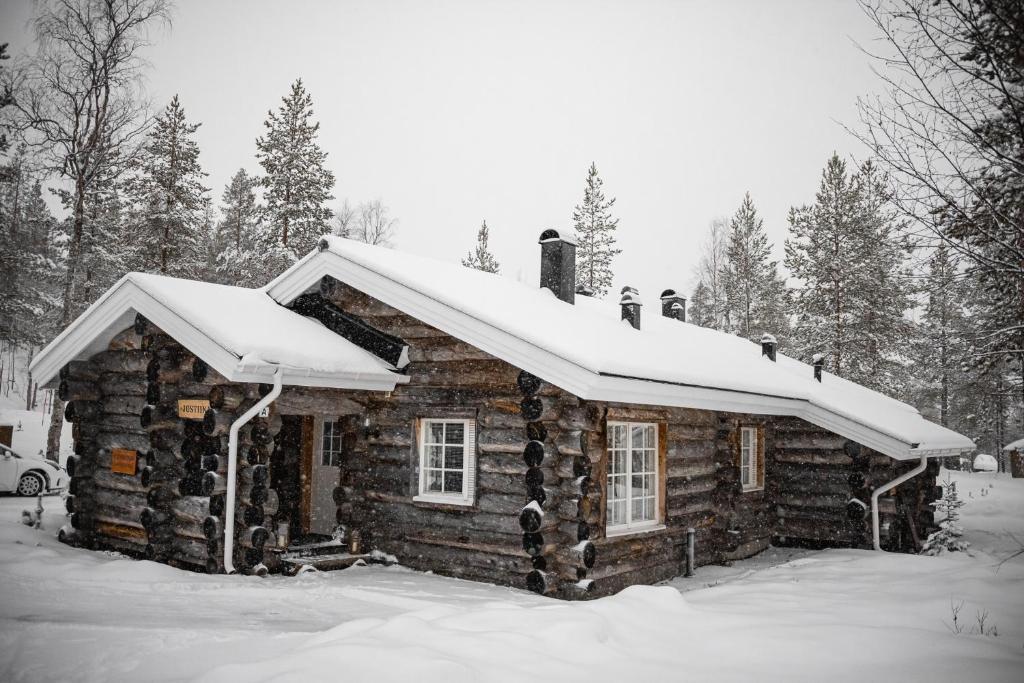 Justiina Log Cabin, Ylläsjärvi (updated prices 2025)