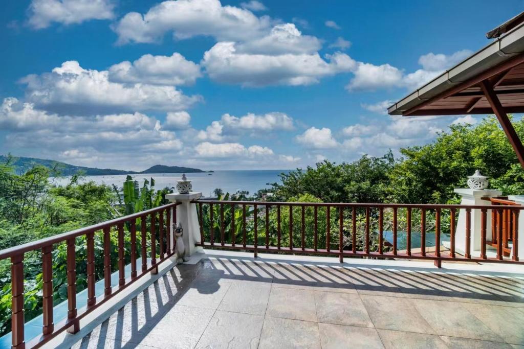 Amazing Seaview 5BR Pool Luxury Villa@Patong Beach, Patong Beach ...