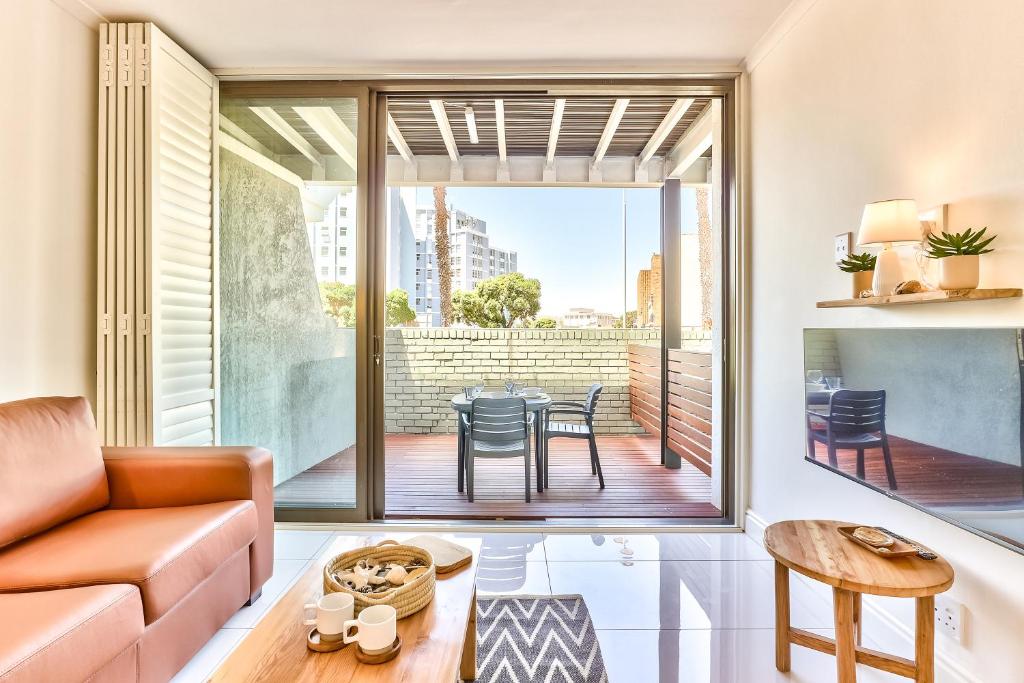 Seaside Retreat with Amazing Views and No Loadshedding, Cape Town ...