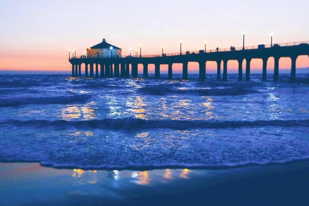 Brand New Ocean-View Beach Home Steps to the Sand!, Manhattan Beach की ...