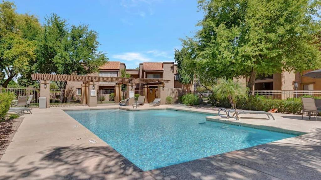 Poolside 2 Bdrm Condo Prime Scottsdale Location, Scottsdale (updated ...