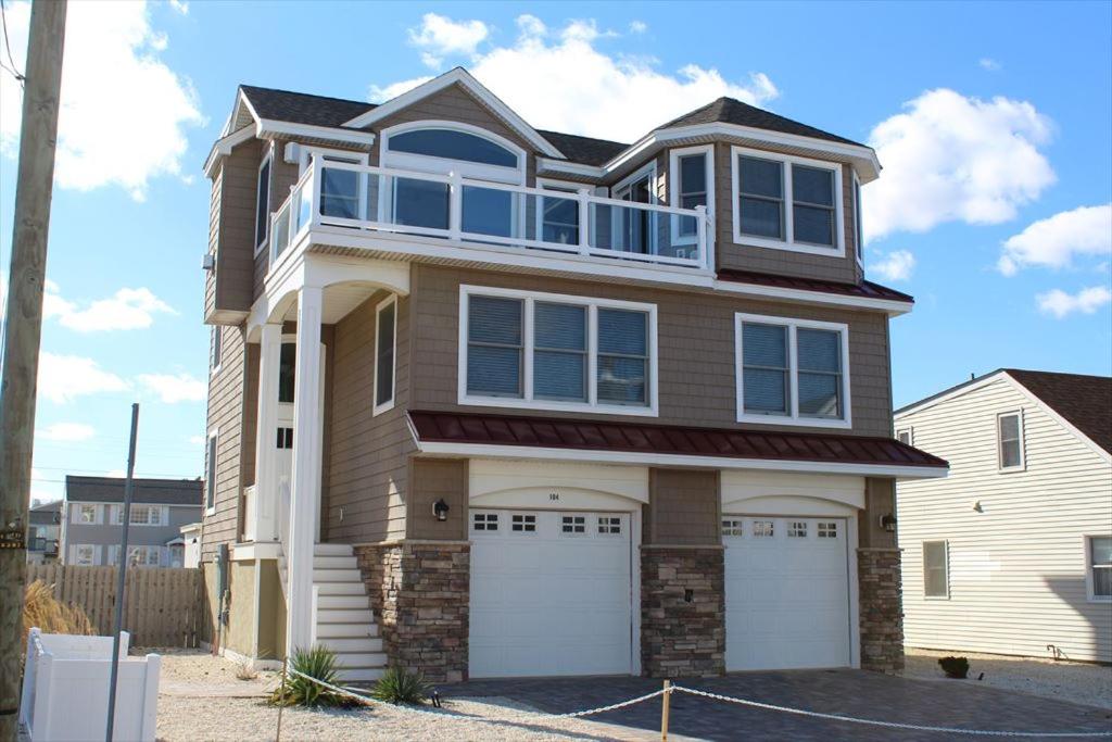 Gorgeous Home 4Th From Beach, Brighton Beach (updated prices 2025)