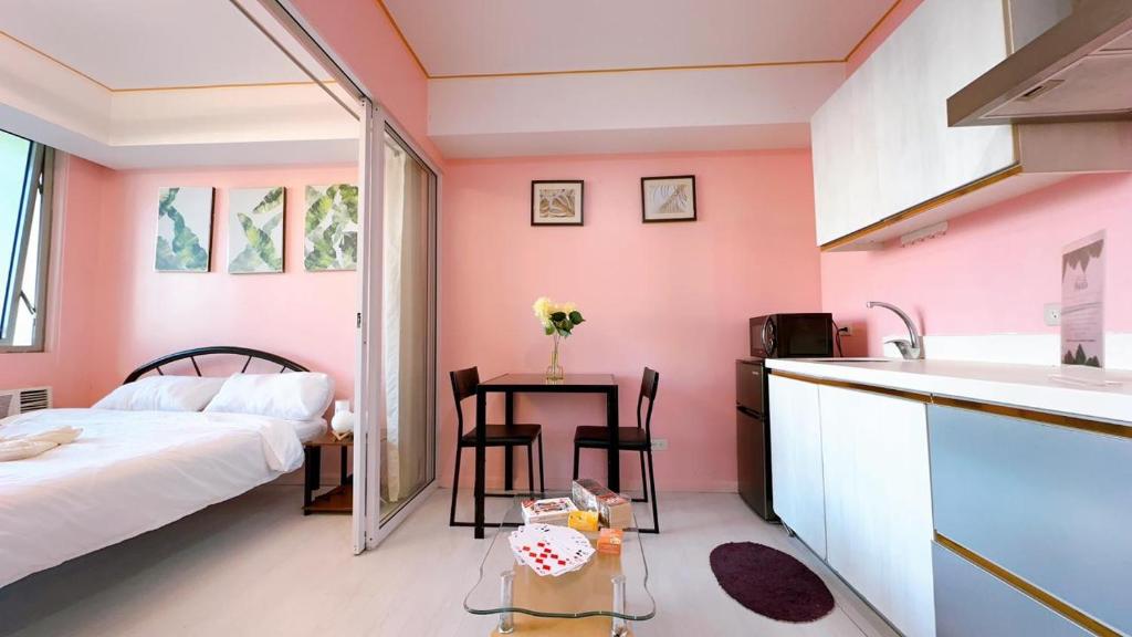 Azure Urban Resort Residences- Azure Staycation by EM, Manila (updated ...