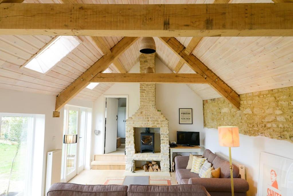 Charming Cotswold Barn, Near Diddly Squat, Soho Farmhouse, Churchill ...