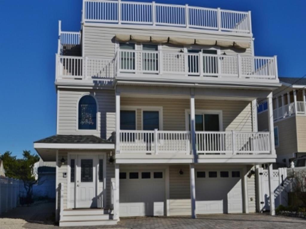 3 Bedroom 2 Bath First Floor Brant Beach Duplex, New York (updated ...