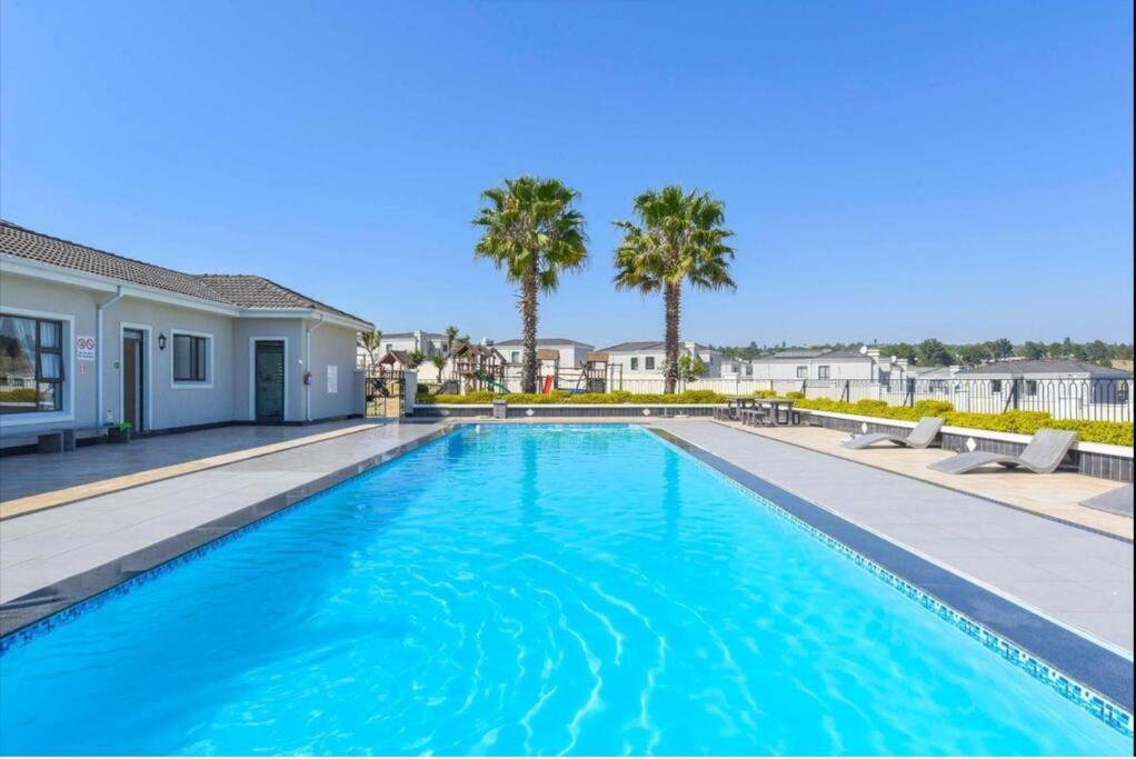 Luxurious 3 bed in Fourways, Sandton (updated prices 2026)