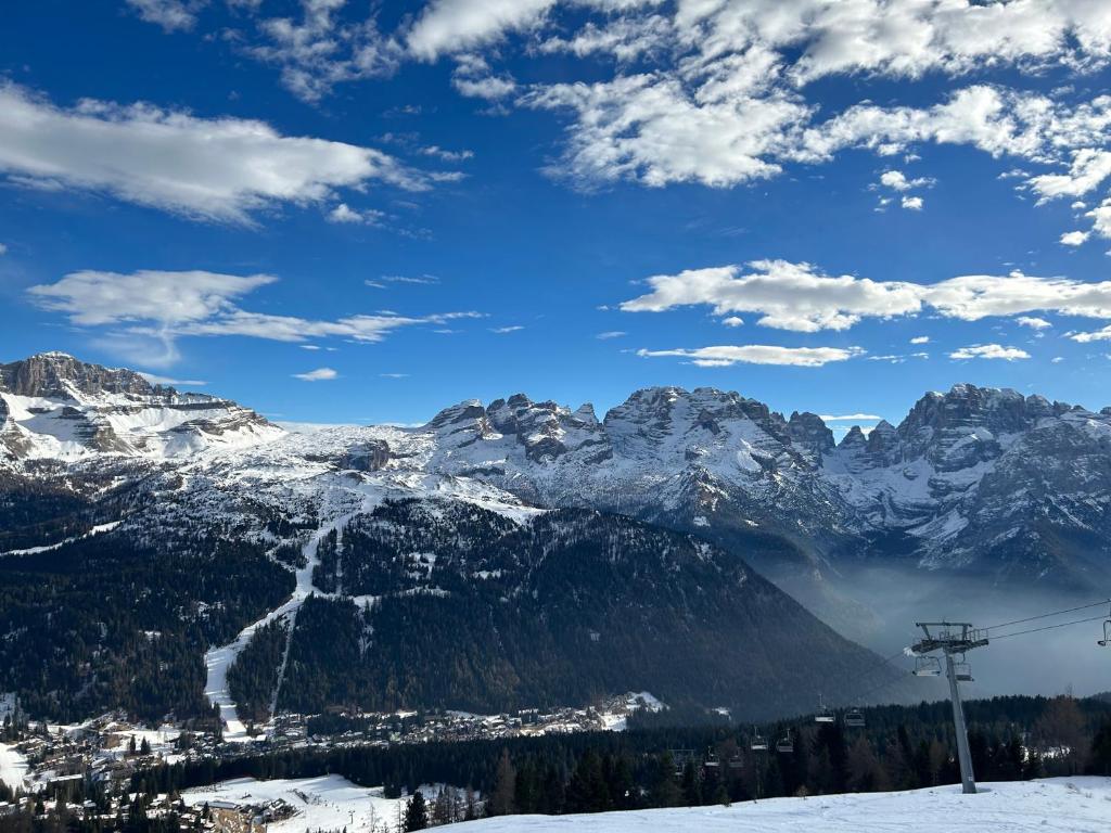 Ideale per sciatori, relax e natura in mezzo alle Dolomiti, Marilleva ...