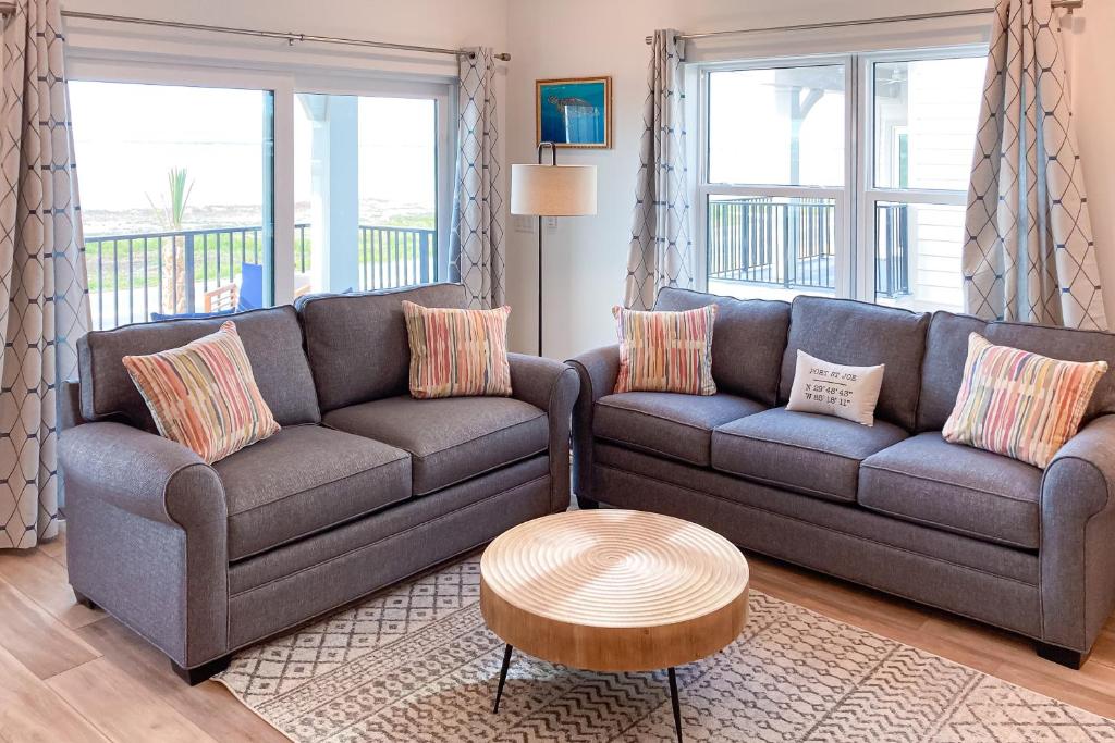 The Bay Overlook, Highland View (updated prices 2026)