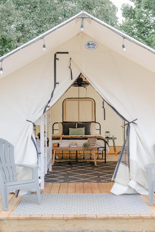 Luxury Glamping Tents @ Lake Guntersville State Park, Guntersville ...