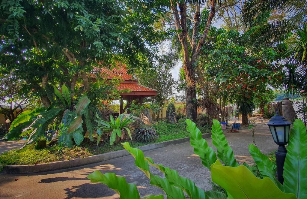 Ruen Thai Ban Rim Nam, Kamphaeng Phet (updated prices 2025)