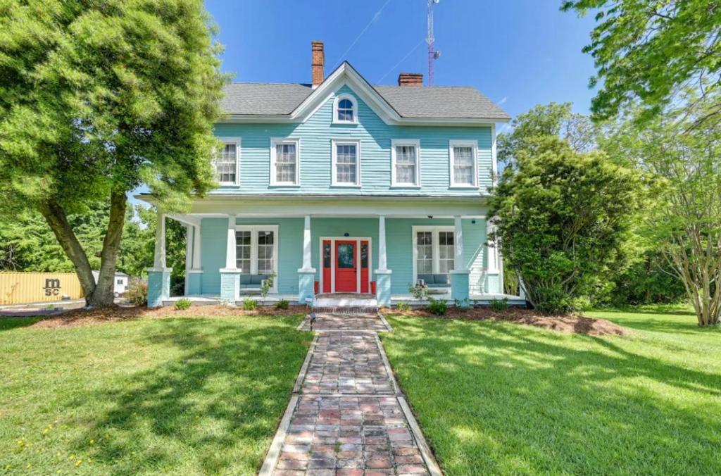 Spacious High Point Historic Home, High Point (updated prices 2025)