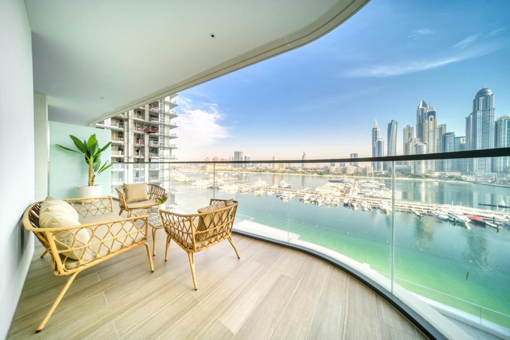 Seaside Splendor: Luxe Retreat at Emaar Beachfront, Dubai (updated ...