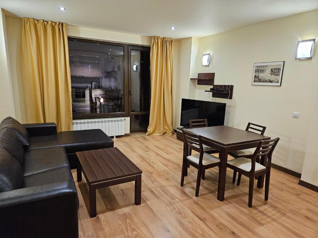 TERRA KOMPLEKS-D3-Balkan PRIVATE APARTMENT, Razlog – Updated 2024 Prices