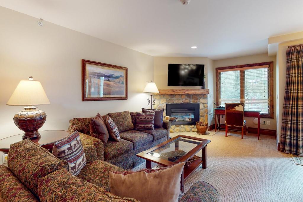 Lion Square Lodge North #392 & 394, Vail (updated prices 2025)