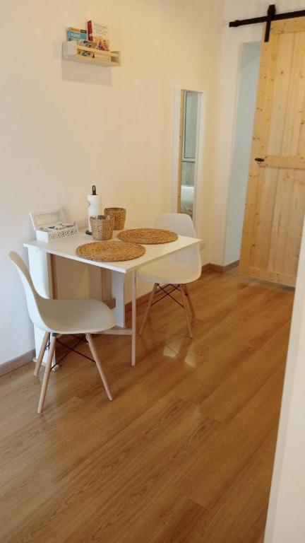 Piazzetta Degli Innamorati, Bari (updated prices 2025)