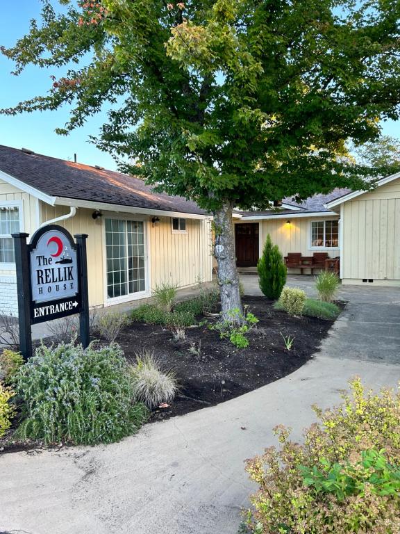 The Rellik House, Central Point (updated prices 2025)