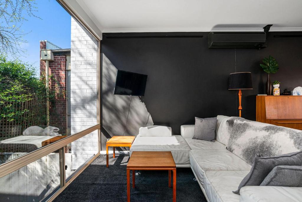 Halifax Muse Stylish Townhouse, Adelaide (updated prices 2024)