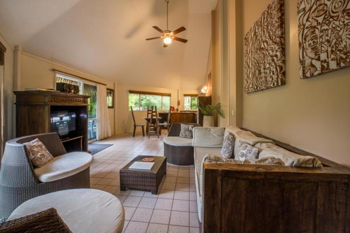 Crown Beach Resort & Spa, Rarotonga (updated prices 2025)