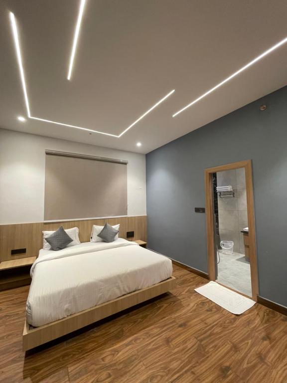 wells inn hotel, Varanasi (updated prices 2024)